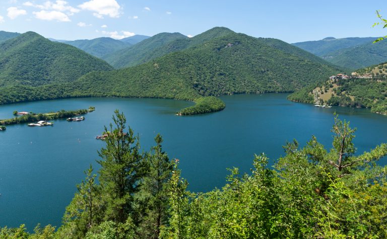 НАЙ КРАСИВИТЕ ЯЗОВИРИ В БЪЛГАРИЯ